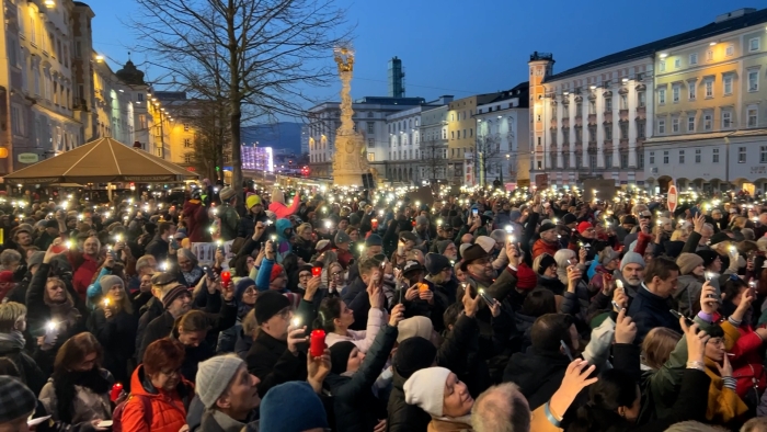 Demokratie verteidigen! - Die Zivilgesellschaft steht gegen ...